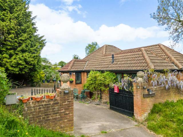 2 Bedroom Detached House