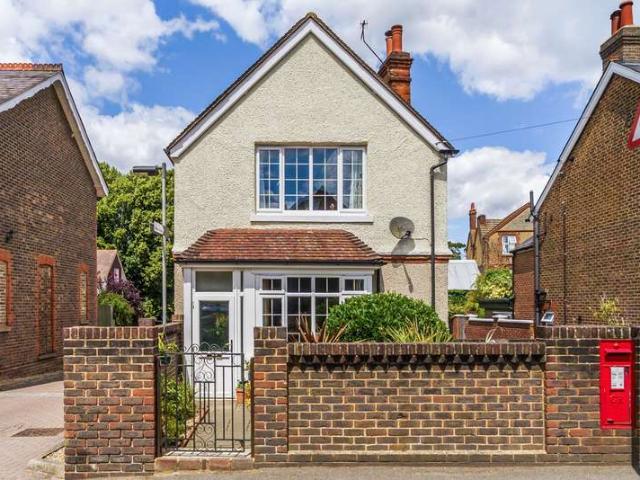 2 Bedroom Detached House