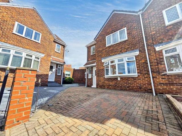 2 Bedroom Detached House