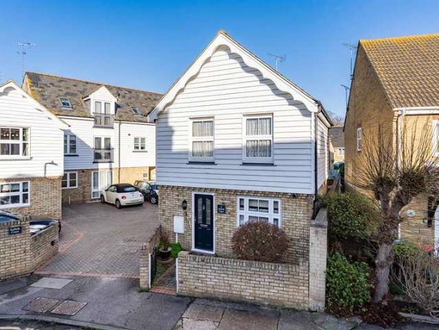2 Bedroom Detached House
