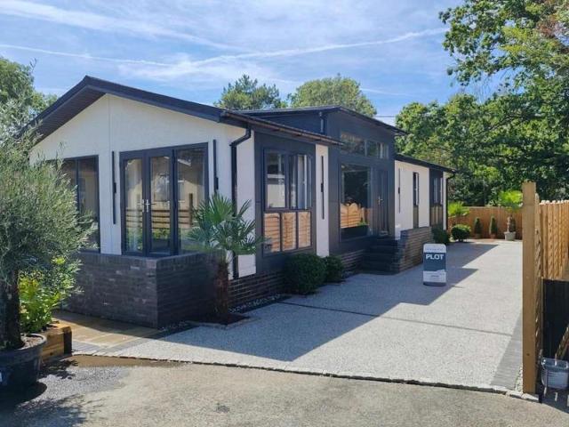 2 Bedroom Detached House