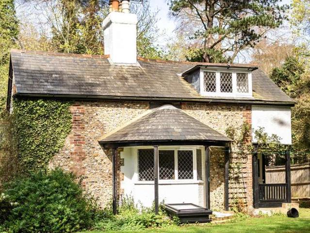 2 Bedroom Detached House