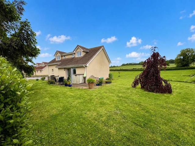 2 Bedroom Detached House
