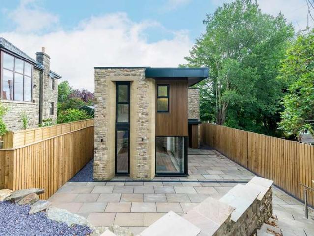 2 Bedroom Detached House