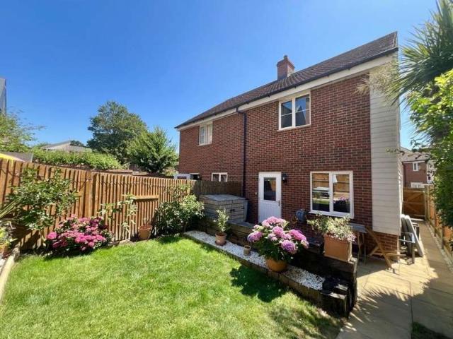 2 Bedroom Detached House