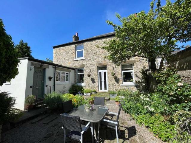 2 Bedroom Detached House