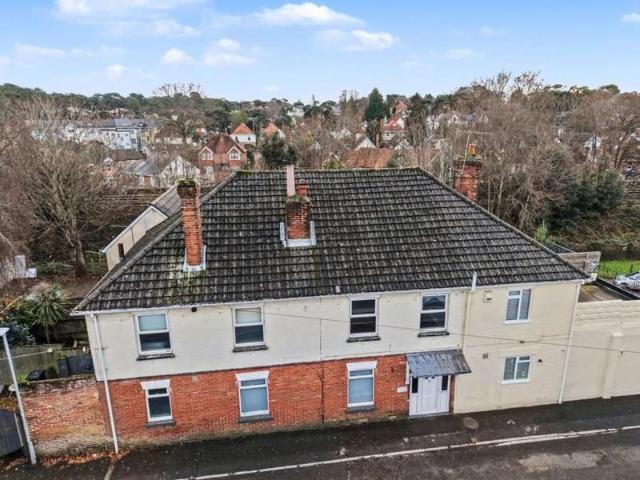2 Bedroom Detached House