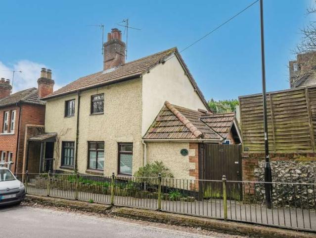 2 Bedroom Detached House