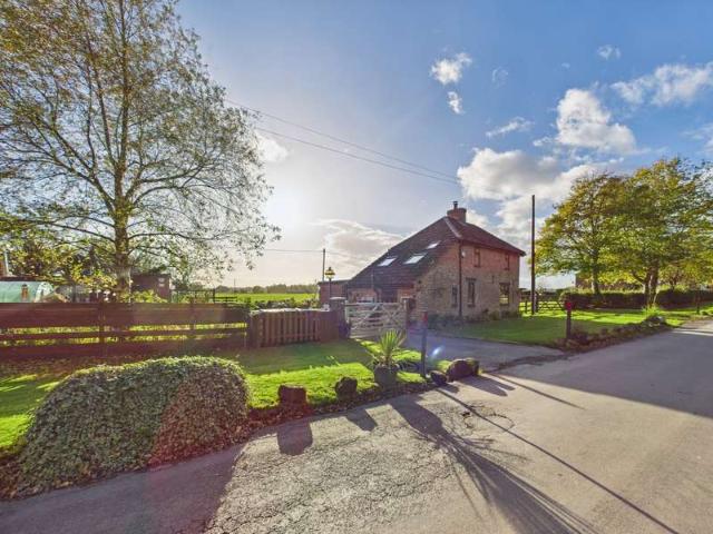 2 Bedroom Detached House