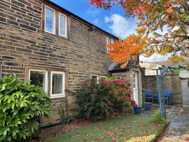 2 Bedroom Detached House