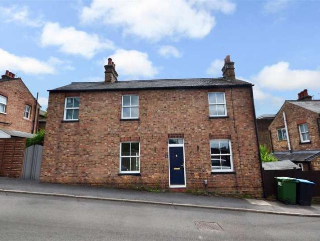 2 Bedroom Detached House