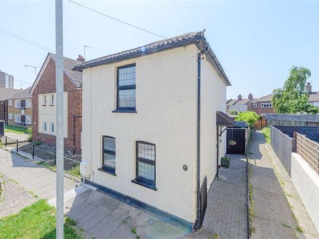 2 Bedroom Detached House