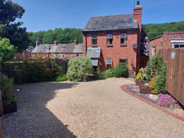2 Bedroom Detached House