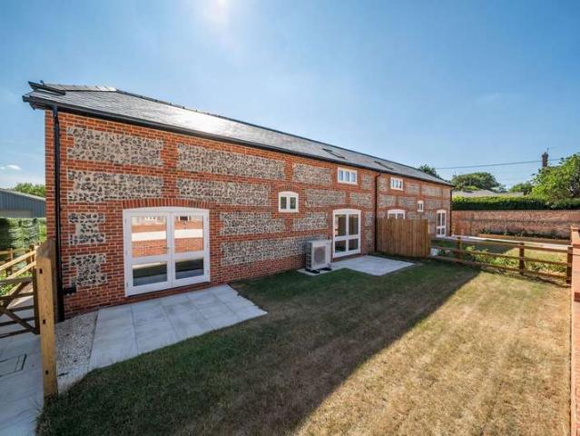 2 Bedroom Detached House