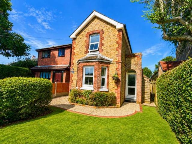 2 Bedroom Detached House