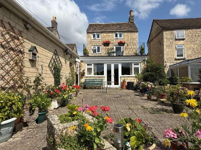 2 Bedroom Detached House