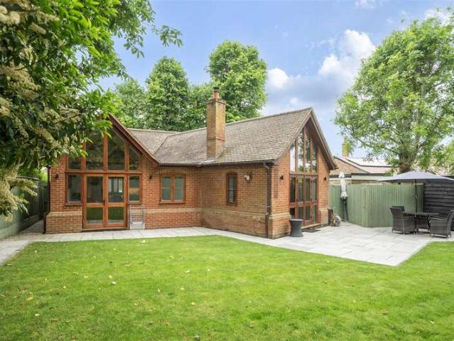 2 Bedroom Detached House