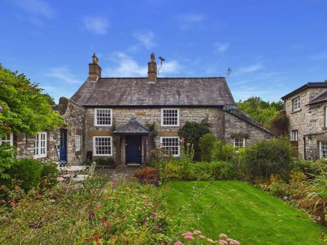 2 Bedroom Detached House