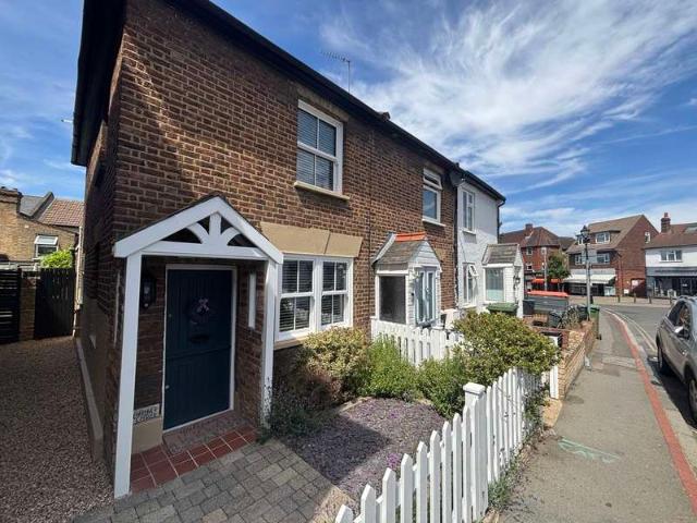 2 Bedroom Detached House