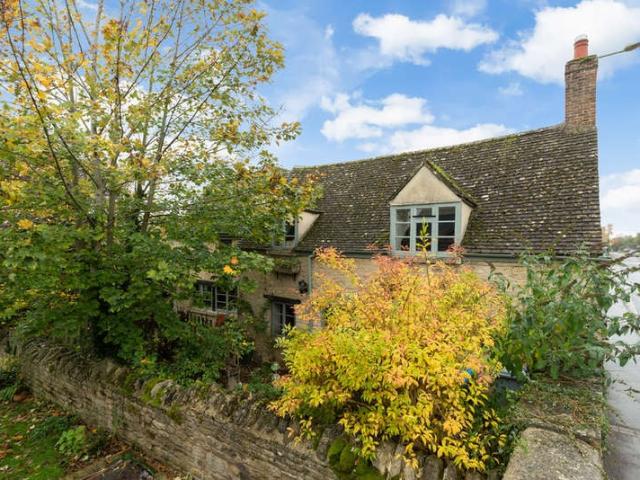 2 Bedroom Detached House