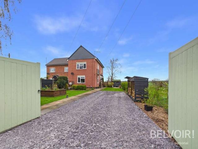 2 Bedroom Detached House