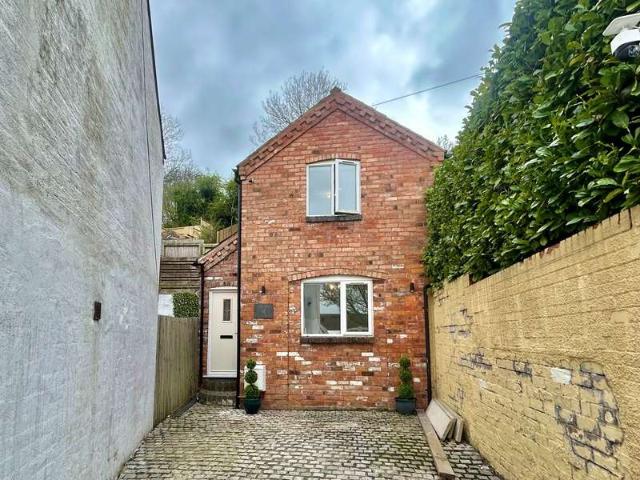 2 Bedroom Detached House