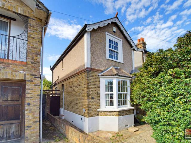 2 Bedroom Detached House