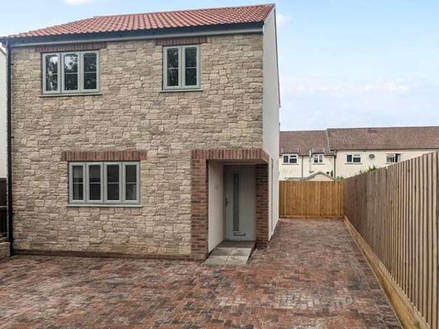 2 Bedroom Detached House