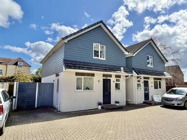 2 Bedroom Detached House