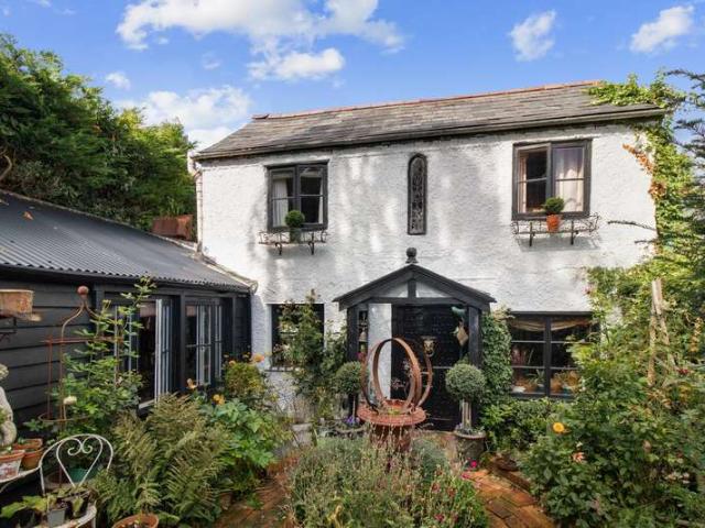 2 Bedroom Detached House