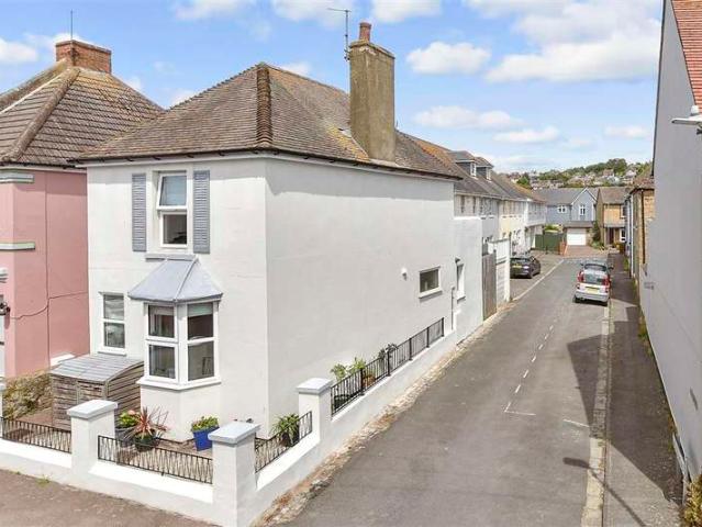 2 Bedroom Detached House