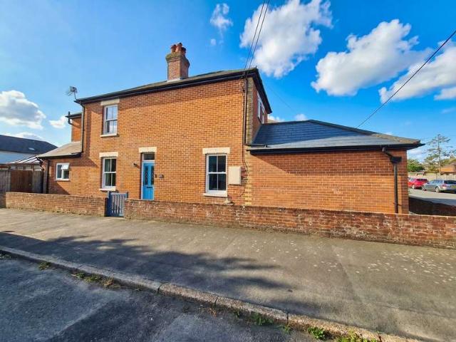 2 Bedroom Detached House