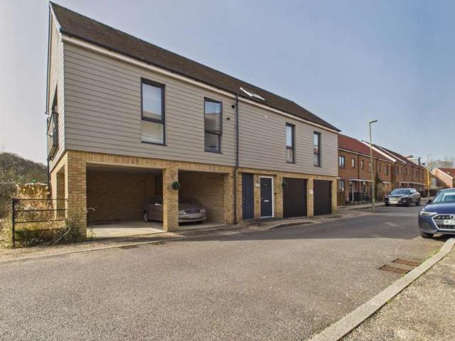 2 Bedroom Detached House