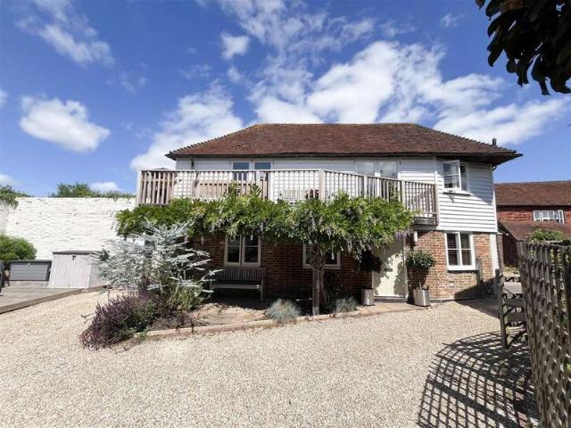 2 Bedroom Detached House