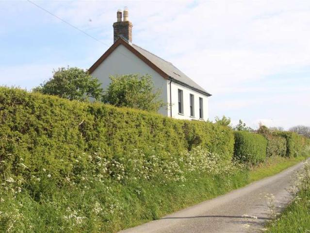 2 Bedroom Detached House