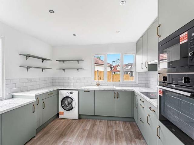 2 Bedroom Detached House