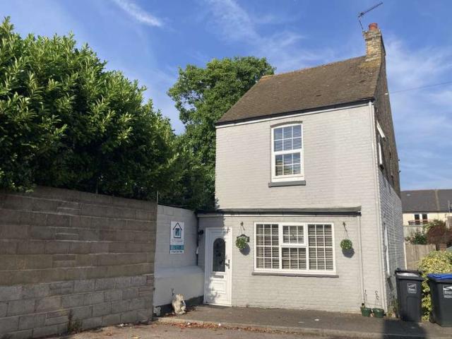 2 Bedroom Detached House