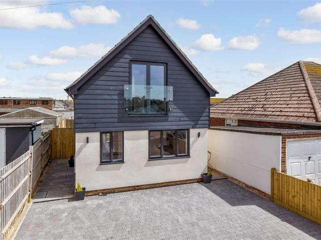 2 Bedroom Detached House