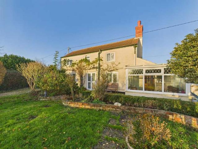 2 Bedroom Detached House
