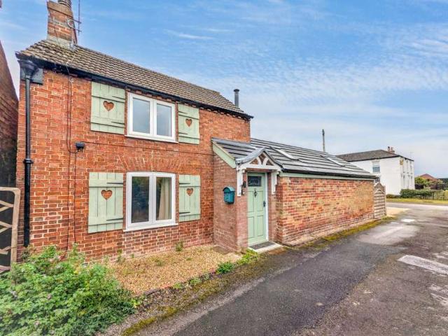 2 Bedroom Detached House