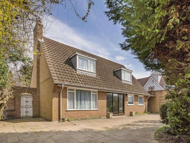 2 Bedroom Detached House