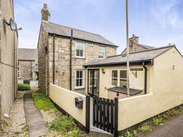 2 Bedroom Detached House