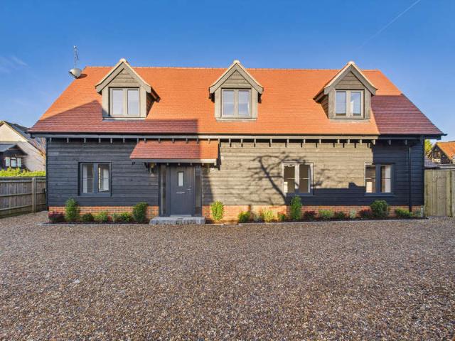 2 Bedroom Detached House