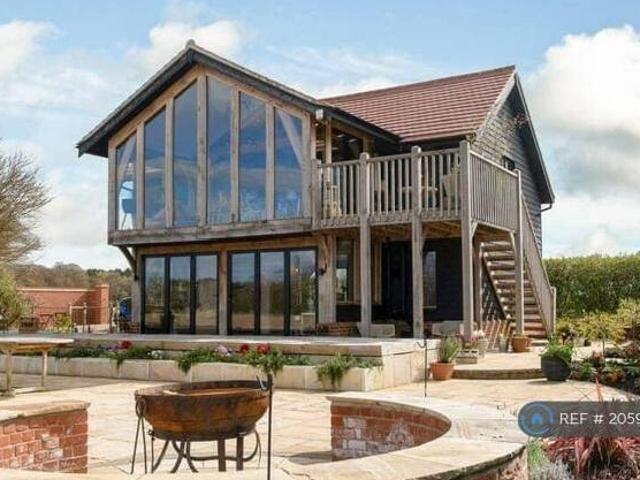 2 Bedroom Detached House For Rent In Colchester