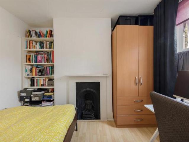 2 bedroom detached house for rent in Clacton Road, Walthamstow, E17
