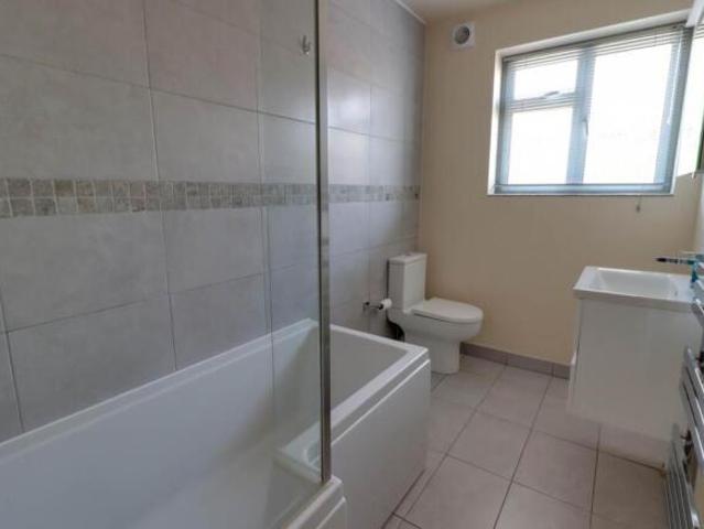 2 bedroom detached house for rent in Anderson Avenue, Earley, RG6