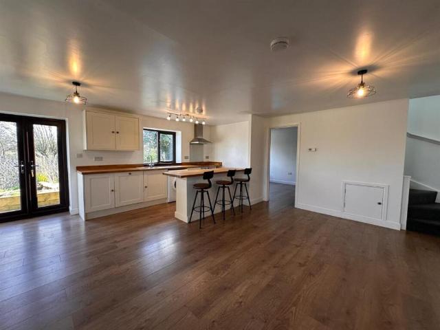 2 bedroom detached house for rent in Ashford Road, High Halden, TN26