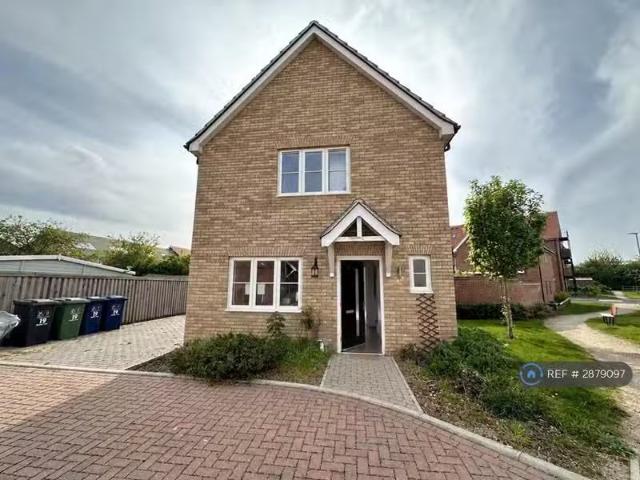 2 bedroom detached house for rent in Bennett Way, Cambridge, C.