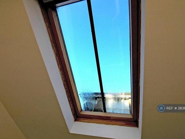 2 bedroom detached house for rent in Gundulph Road, Chatham, ME4