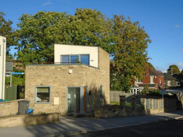 2 bedroom detached house for rent in Fox Hill Crescent, Sheffield, S6